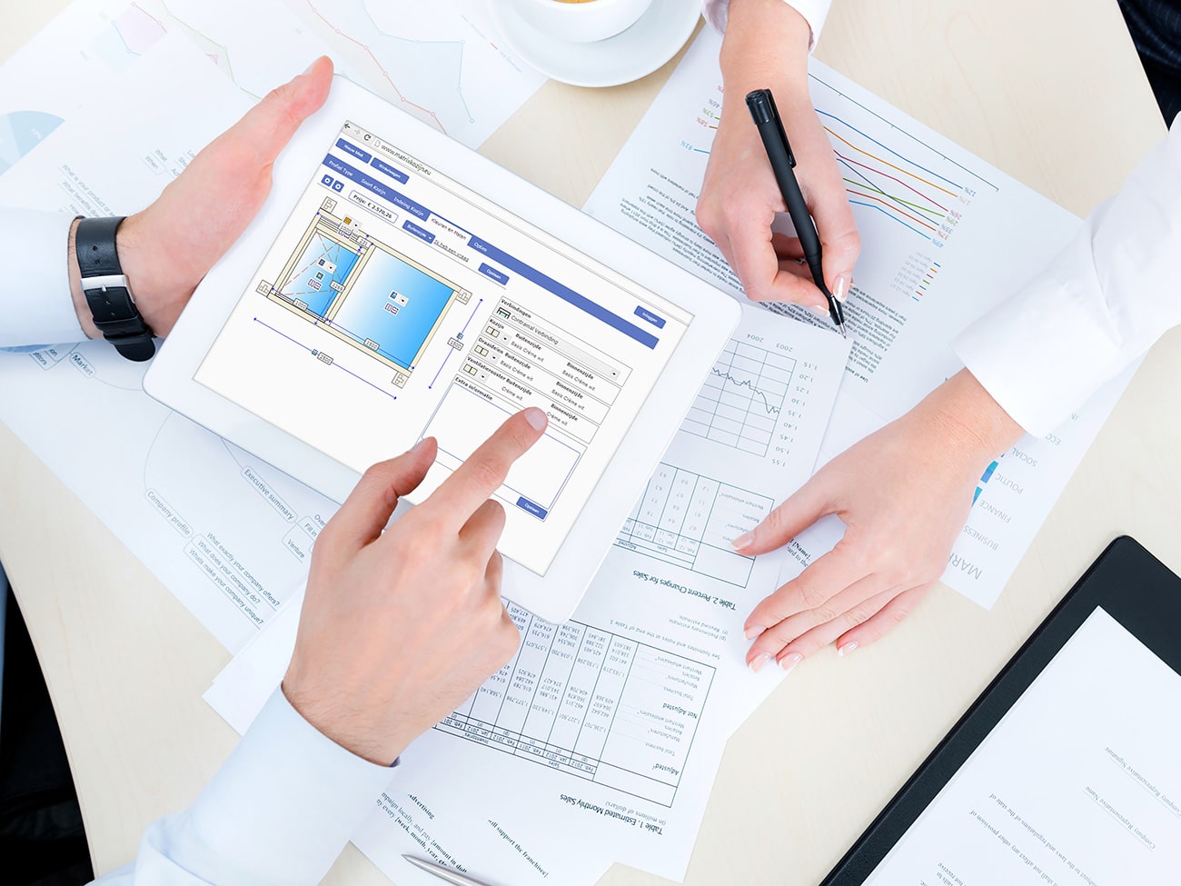 Alles-in-één softwarepakket voor het samenstellen,calculeren, offreren, bestellen en produceren ...